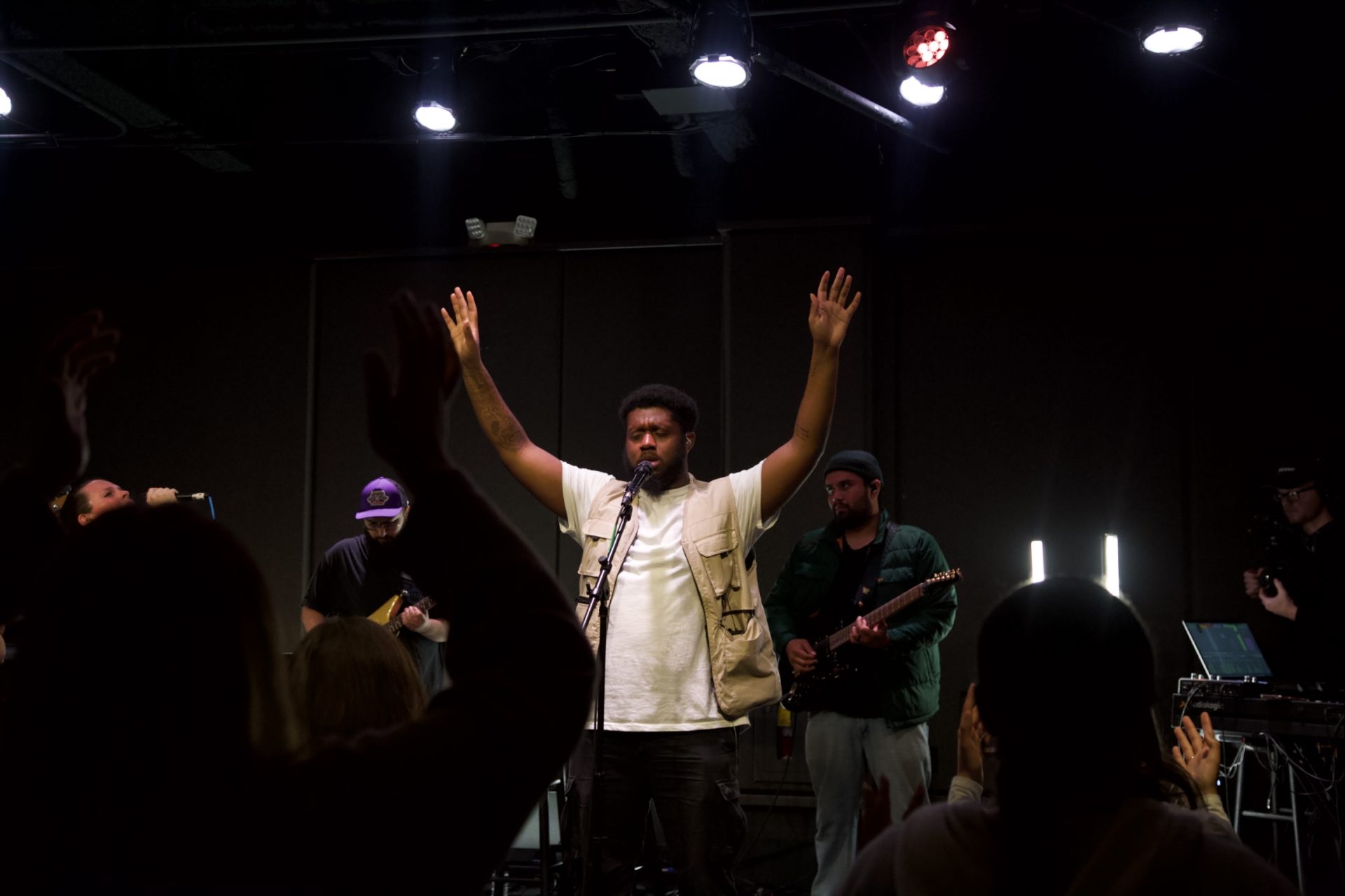 Be Enthroned | Look to the Lamb - CircuitRiders.tv